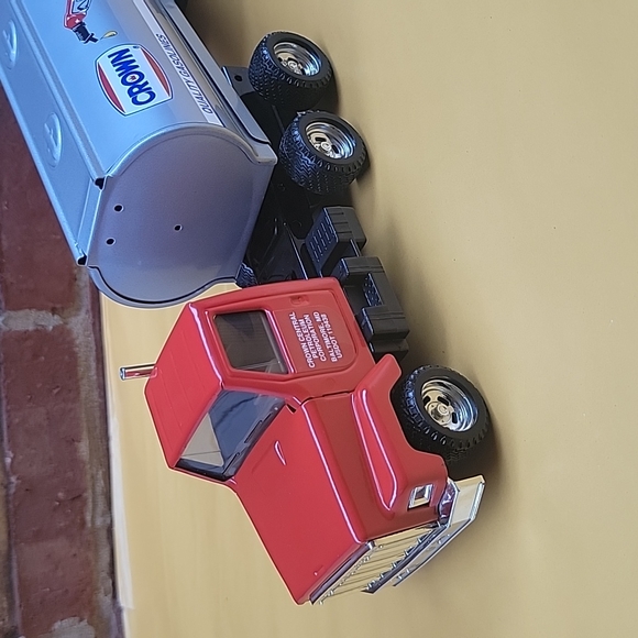 ERTL | Toys | The Ertl Crown Central Petroleum Corporation Toy Truck ...